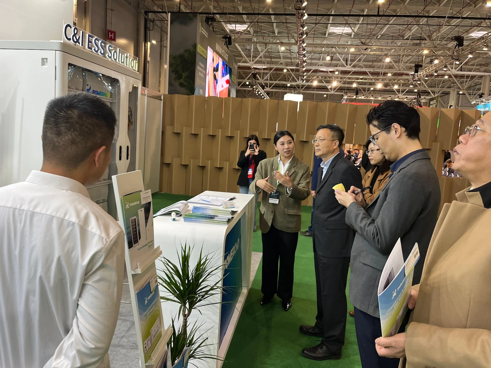 POWEROAD presenta le innovazioni in materia di accumulo di energia alla ...